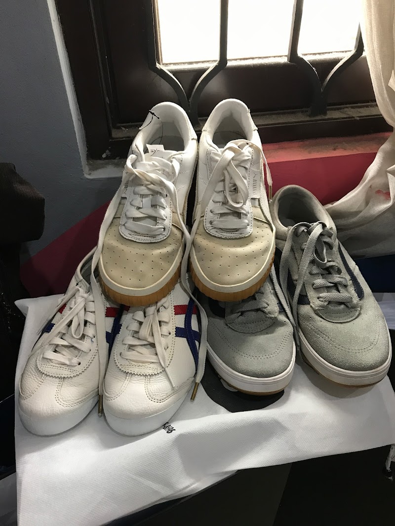 10 Tempat Cuci Sepatu Terbaik di Depok (Bersih & Terjangkau)